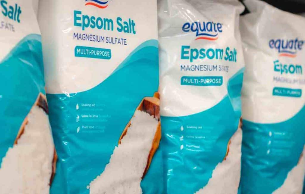 Can Chickens Drink Epsom Salt Water? Why and How to Use It - henraising.com